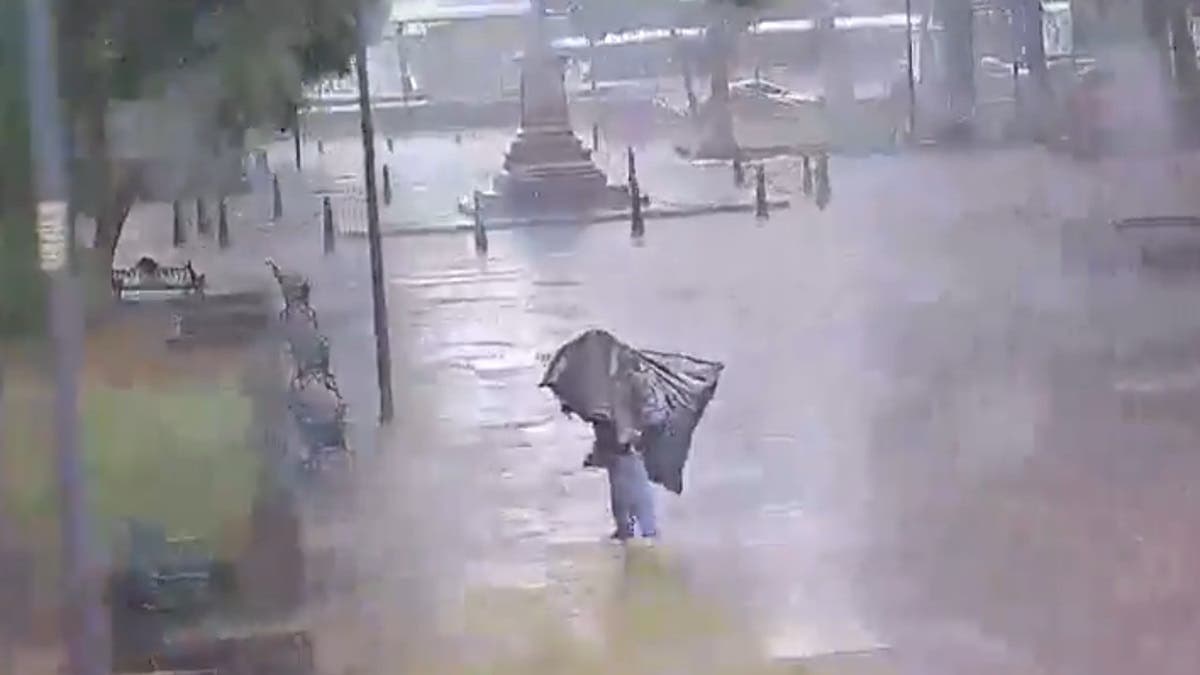 ¡Se cae el cielo en Puebla! Fuerte tormenta eléctrica inunda calles y sorprende a todos (VIDEO ...